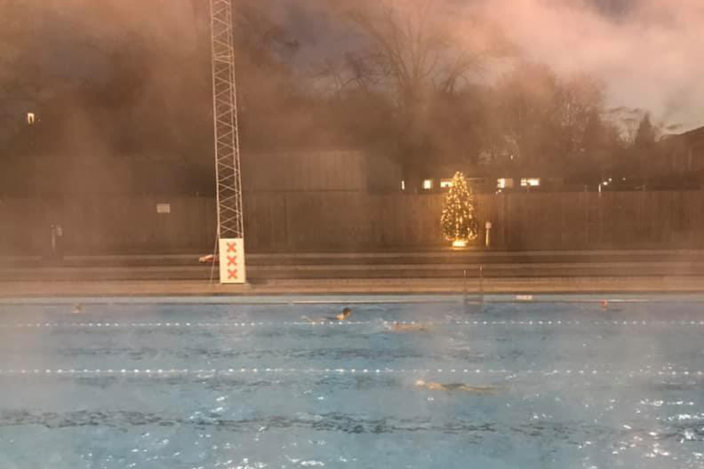 Buitenbad De Mirandabad open in december: met als kers op de taart de ...